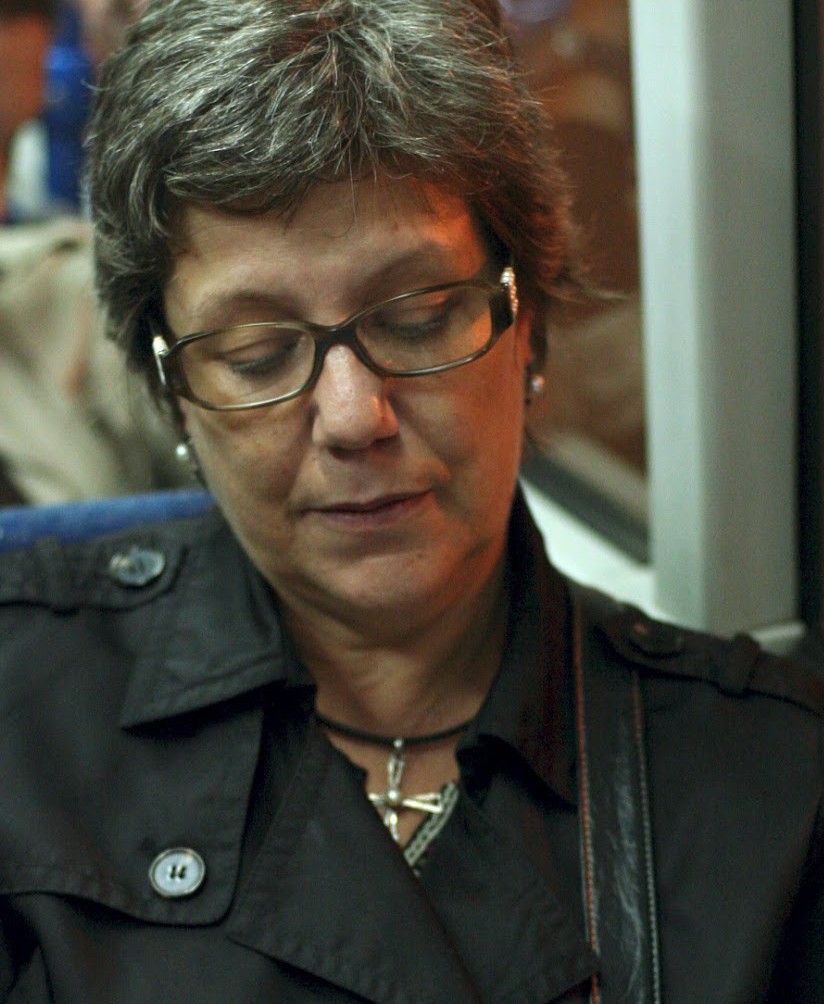 Maria, a sócia (concentradíssima)